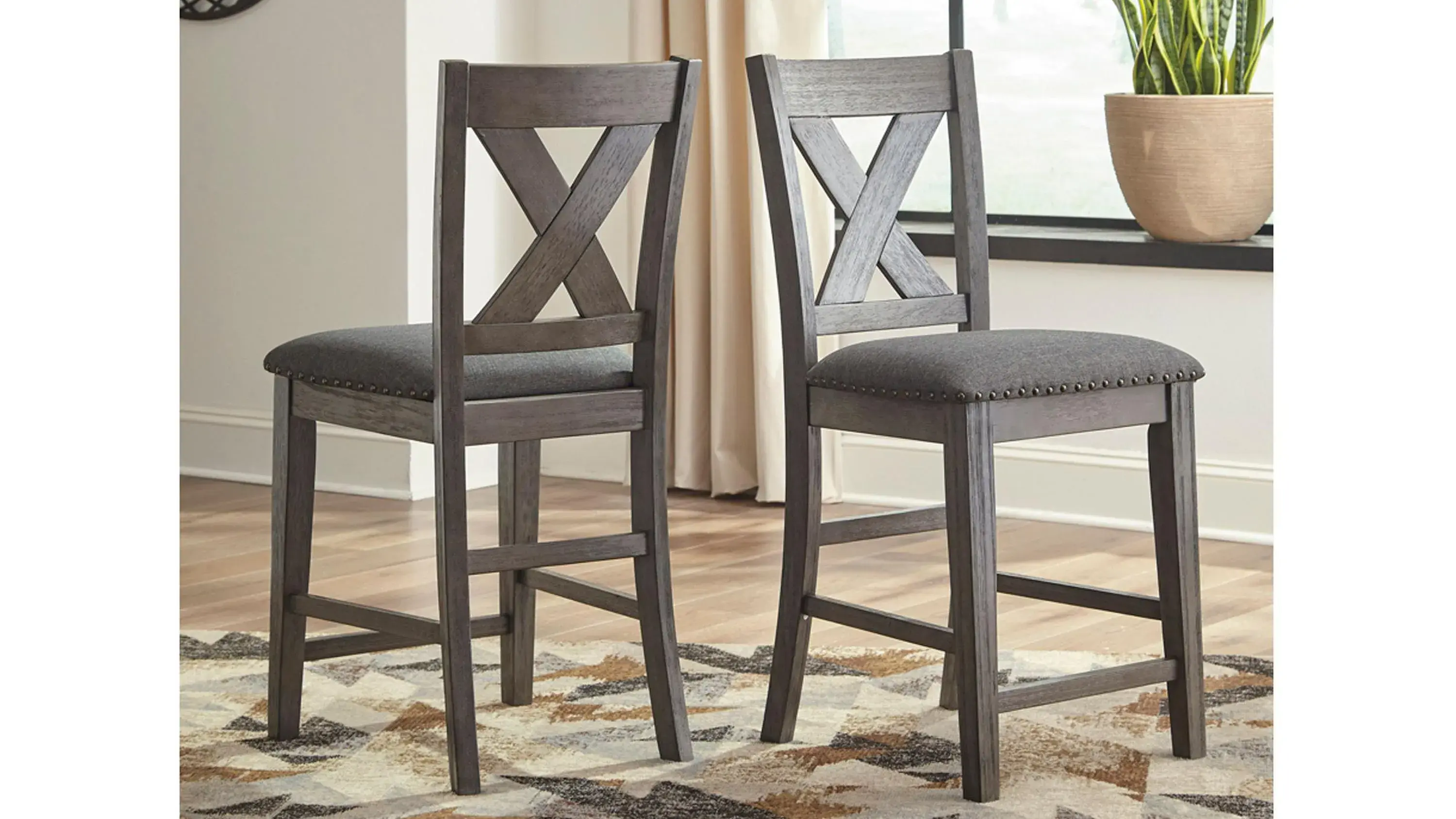 Raymour And Flanigan Counter Stools