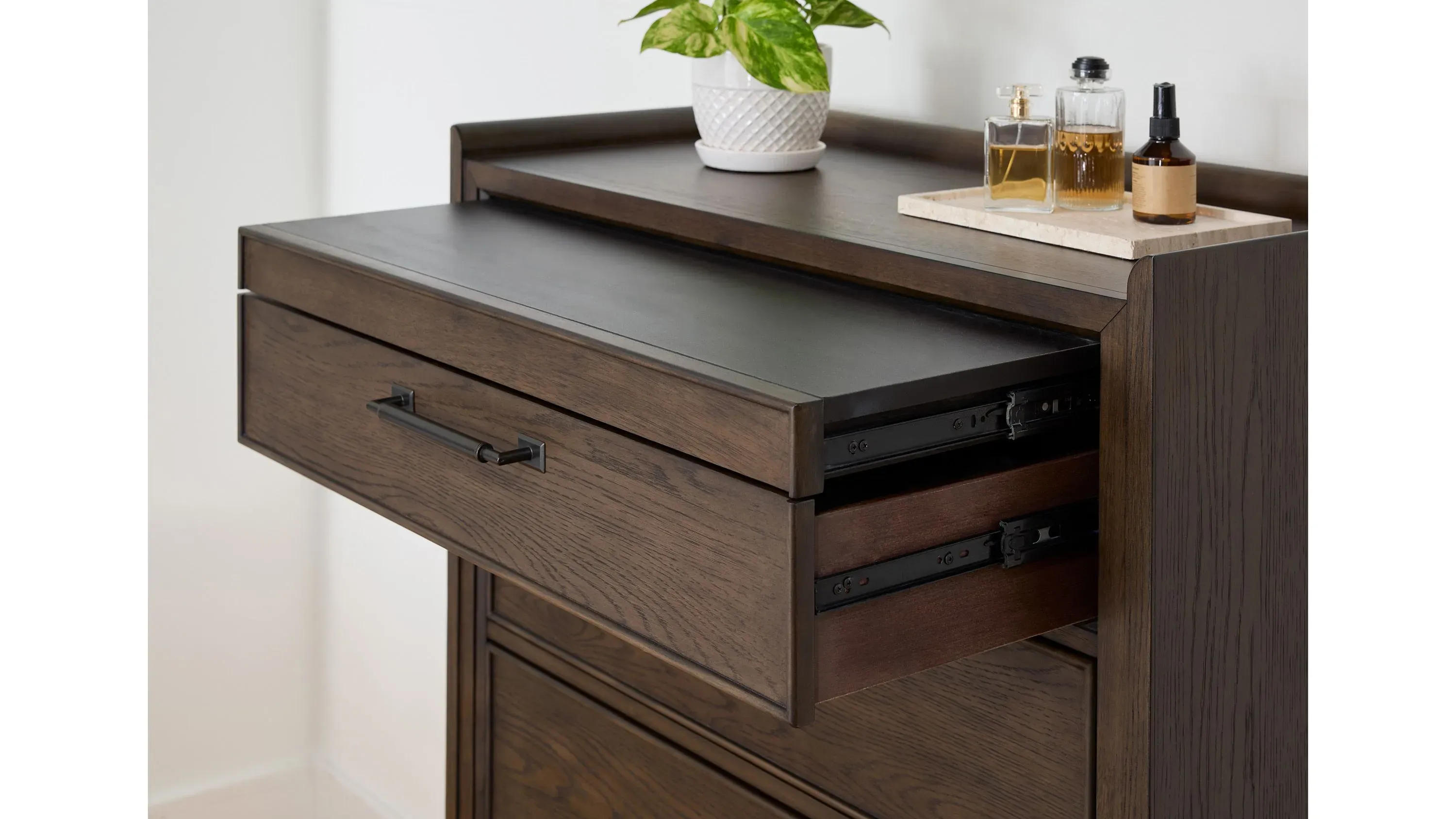 Raymour and flanigan outlet chest of drawers store