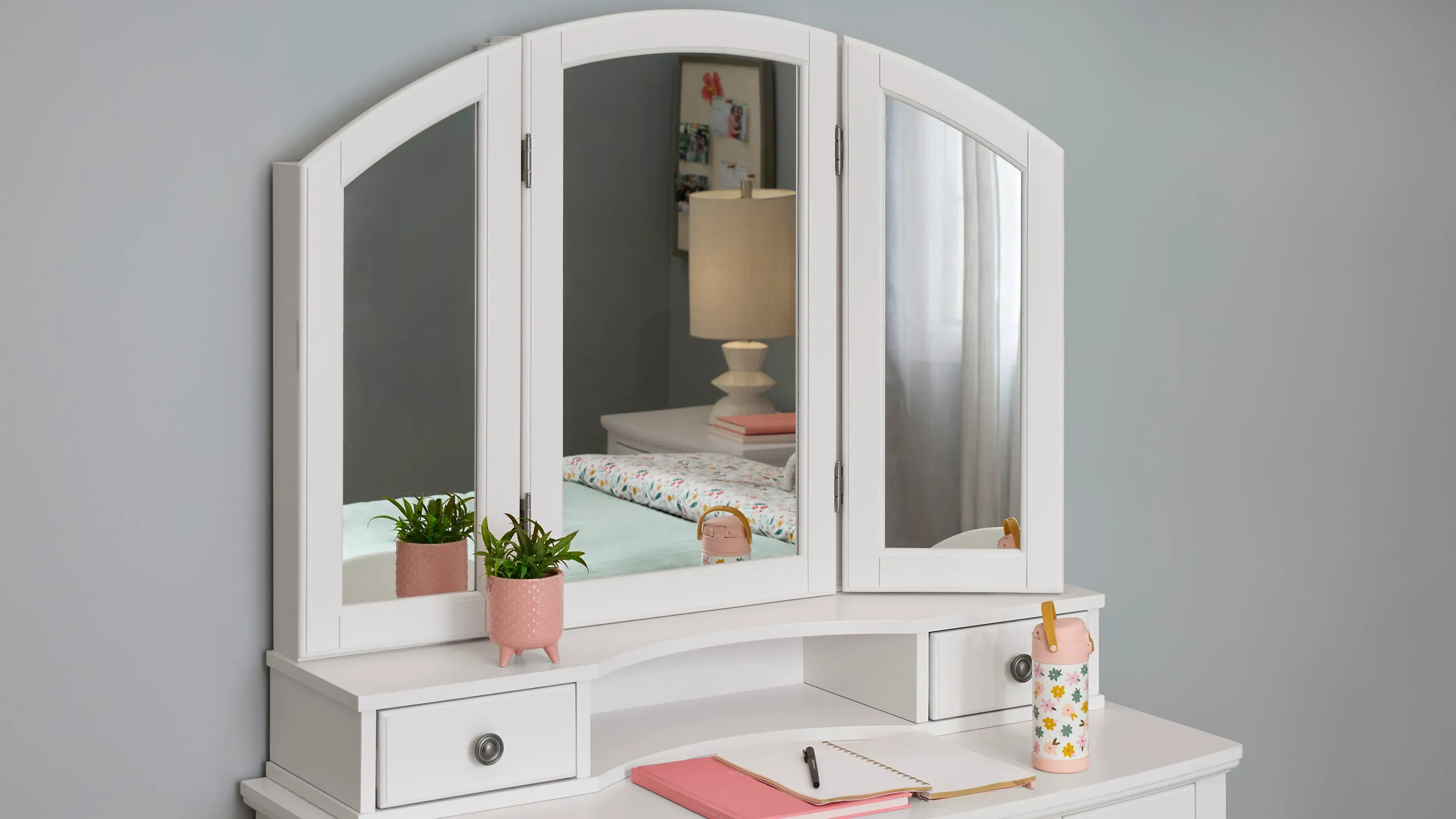 vanity table with mirror