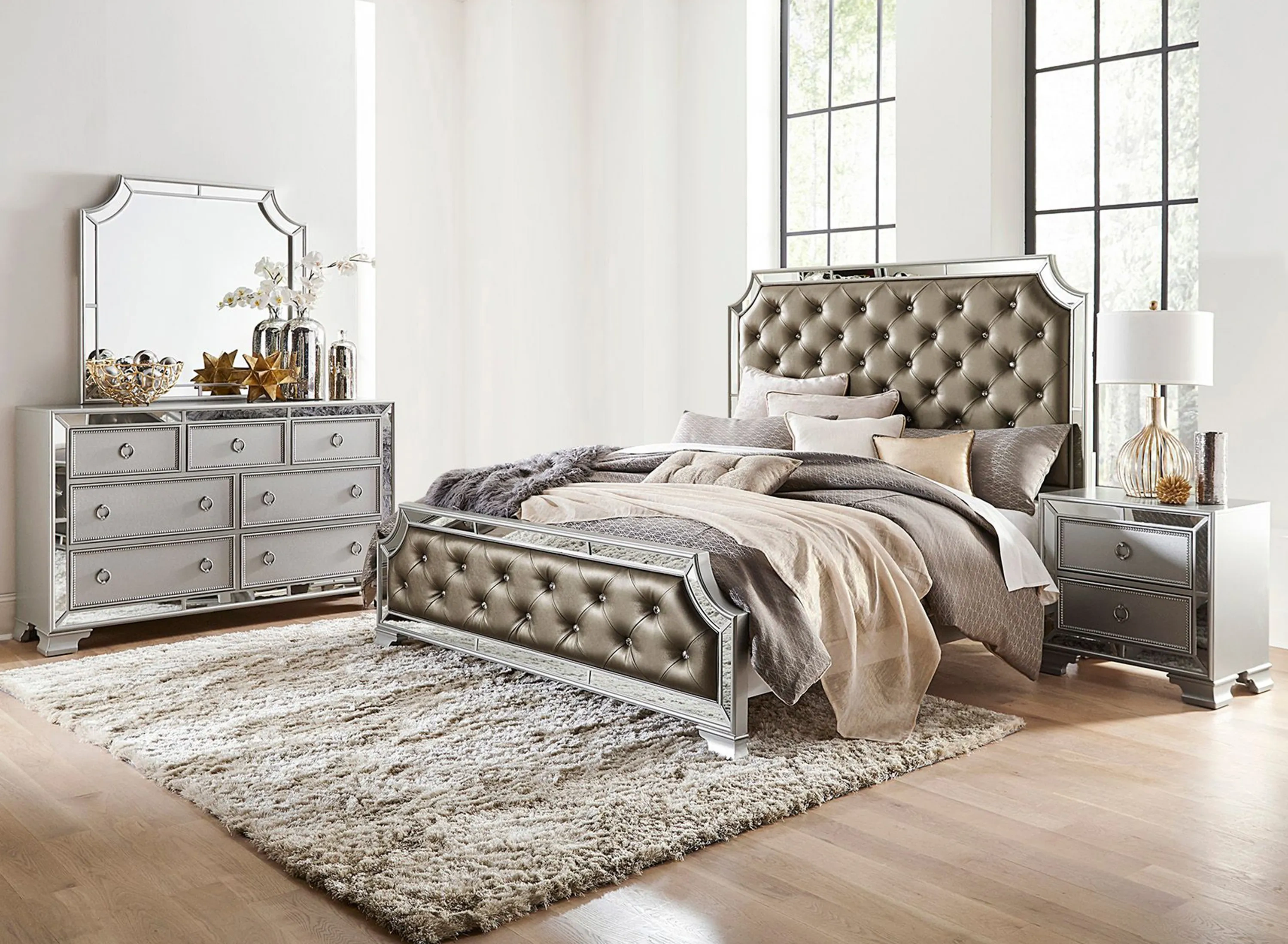 Beaver Creek 4 pc. Upholstered Bedroom Set